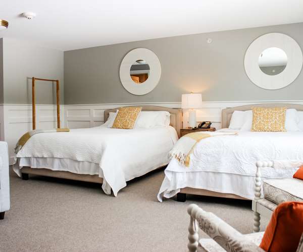 New London, NH Restaurant | The Edgewood Inn | Peter Christian's Tavern